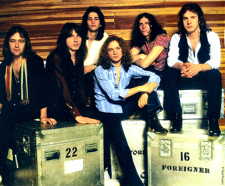 Foreigner - Waiting for a Girl Like You - Oldies MUSIC
